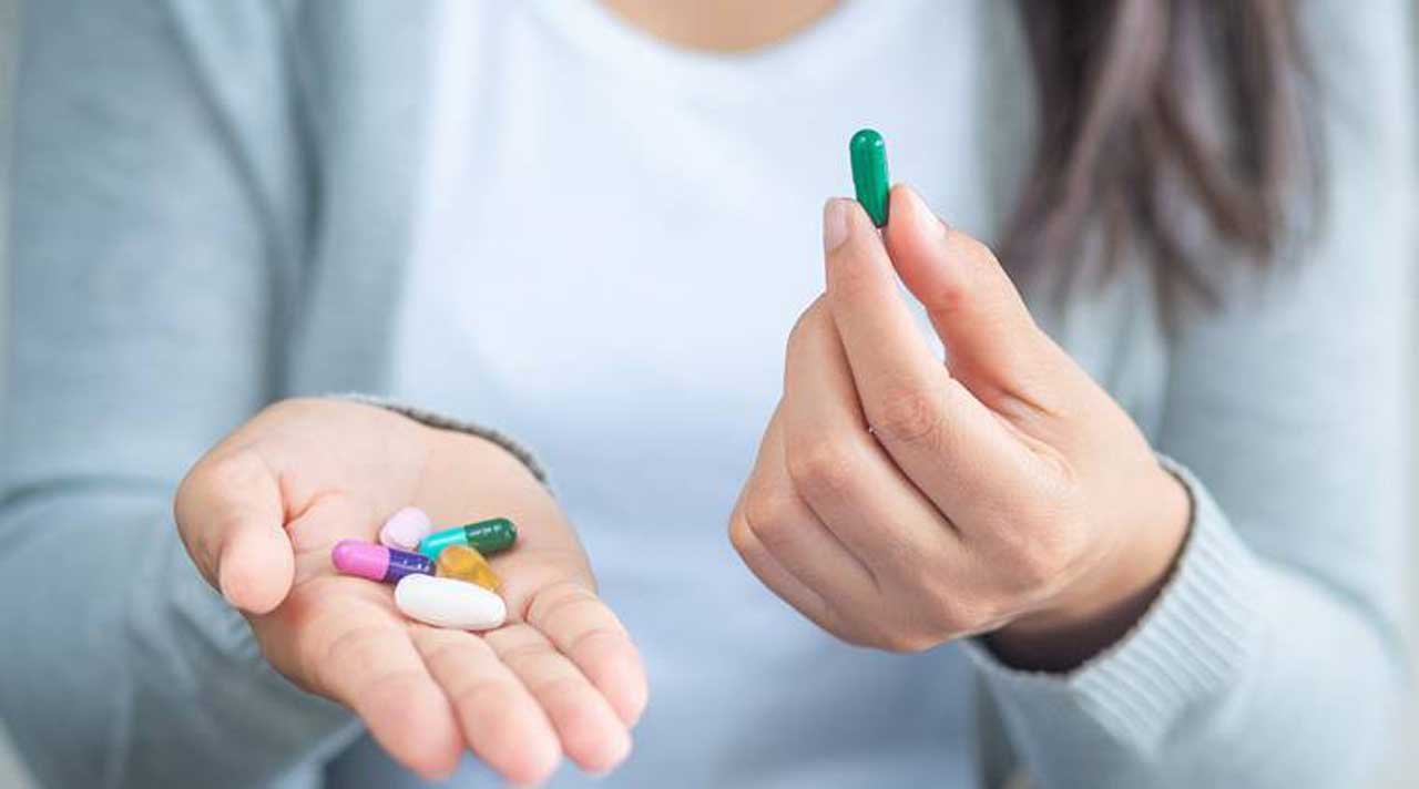 How To Take Multiple Medicines Safely: 5 Pro Tips From Doctors